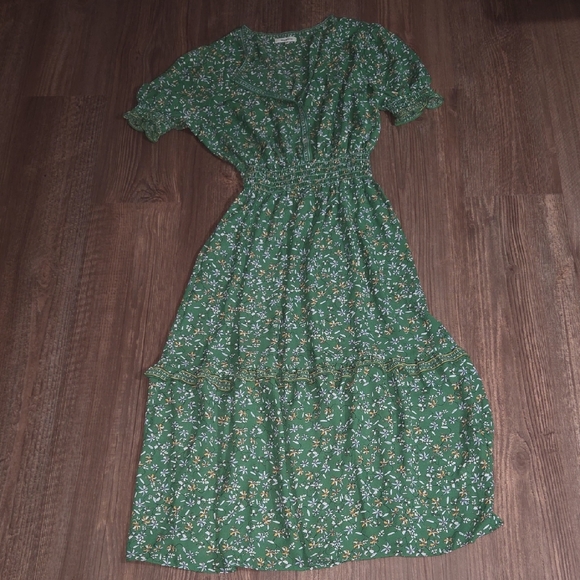 Max Studio | Dresses | Max Studio Green Floral Midi Dress | Poshmark